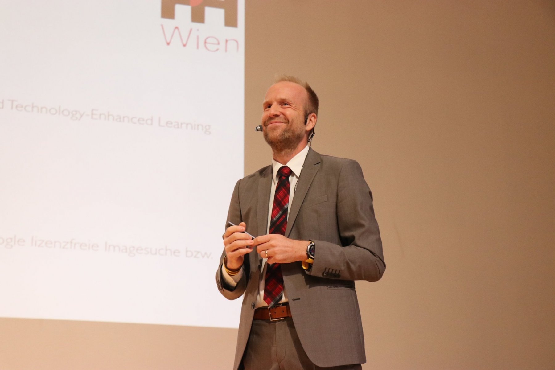 » Plenarvortrag Thomas Strasser an der Universidad Autonóma del Estado ...